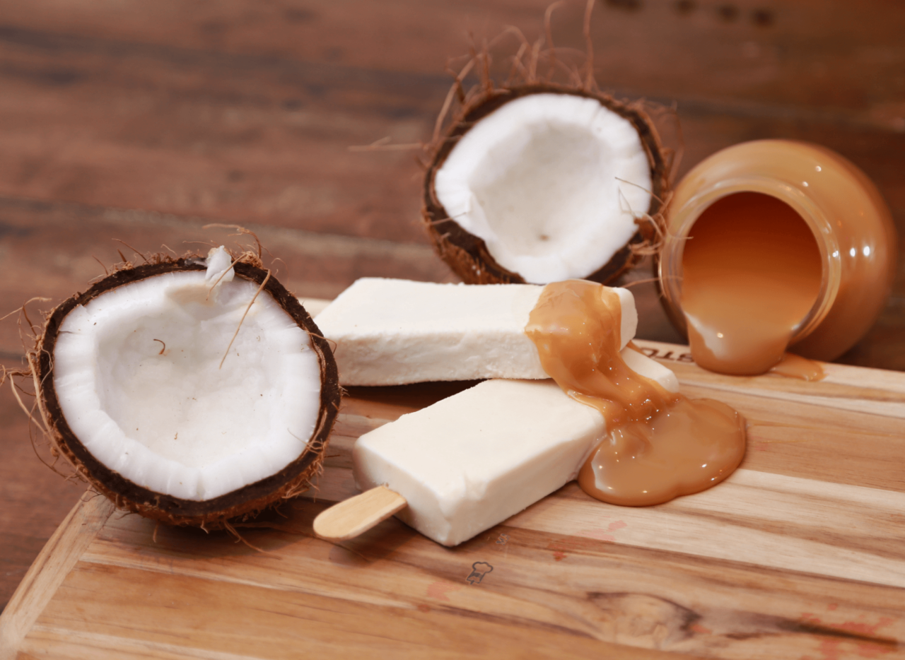Coconut filled with Dulce de Leche | Master Paletas